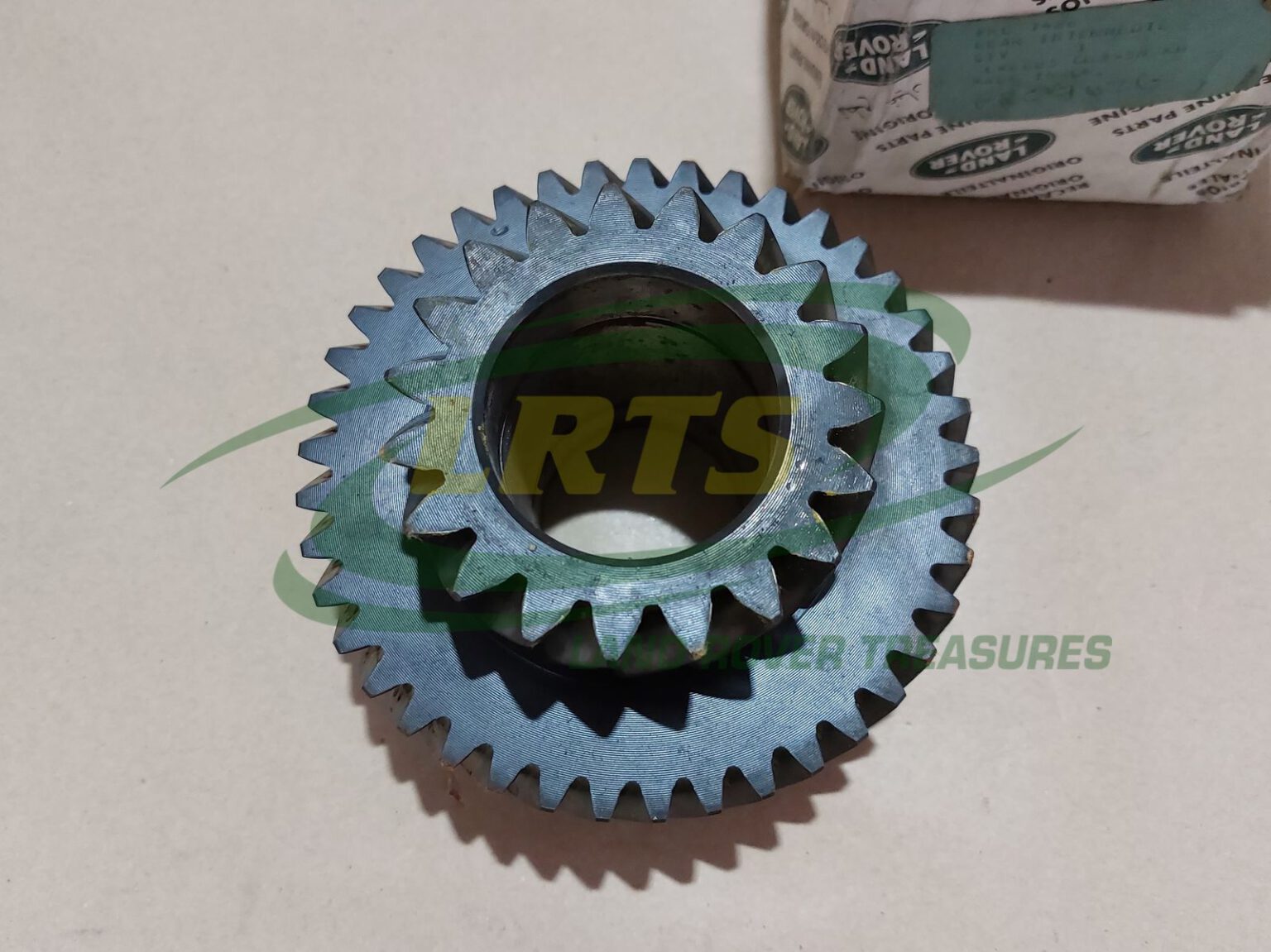 FRC7426 GEAR CLUSTER LT230 LAND ROVER DEFENDER - Land Rover Treasure Shop