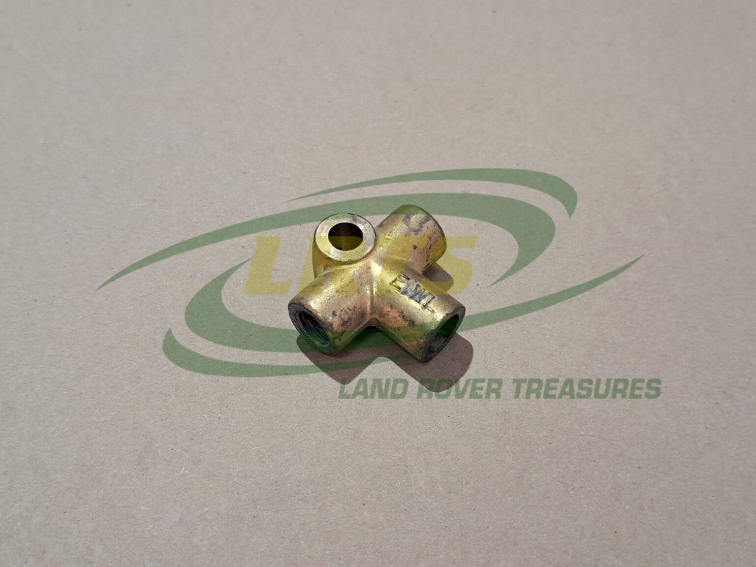 90577490 T PIECE BRAKE PIPES REAR LAND ROVER RRC - Land Rover Treasure Shop