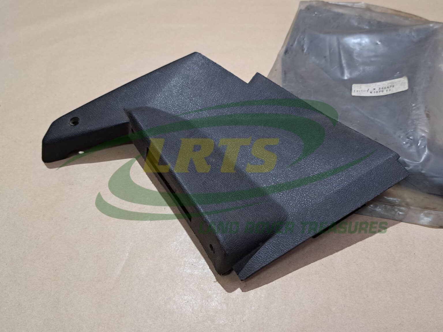 346675 PANEL RH DASH RHD LAND ROVER SERIES - Land Rover Treasure Shop