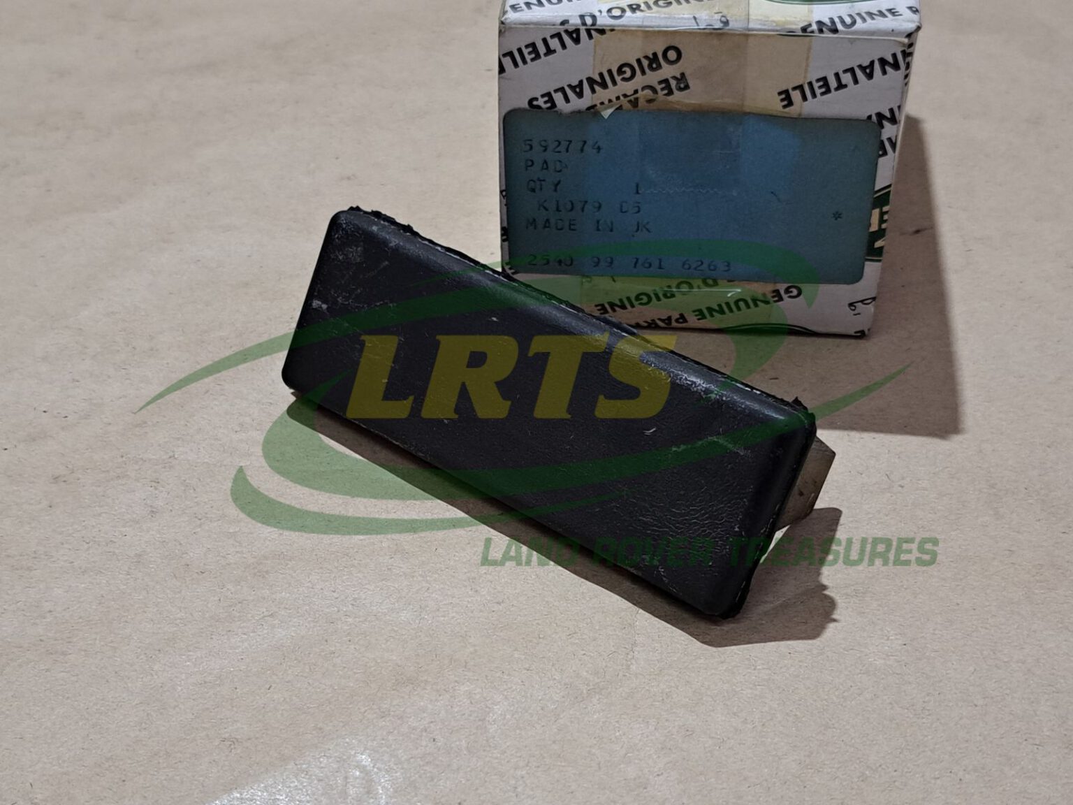 592774 PAD FRONT BUMPER LAND ROVER SERIES - Land Rover Treasure Shop