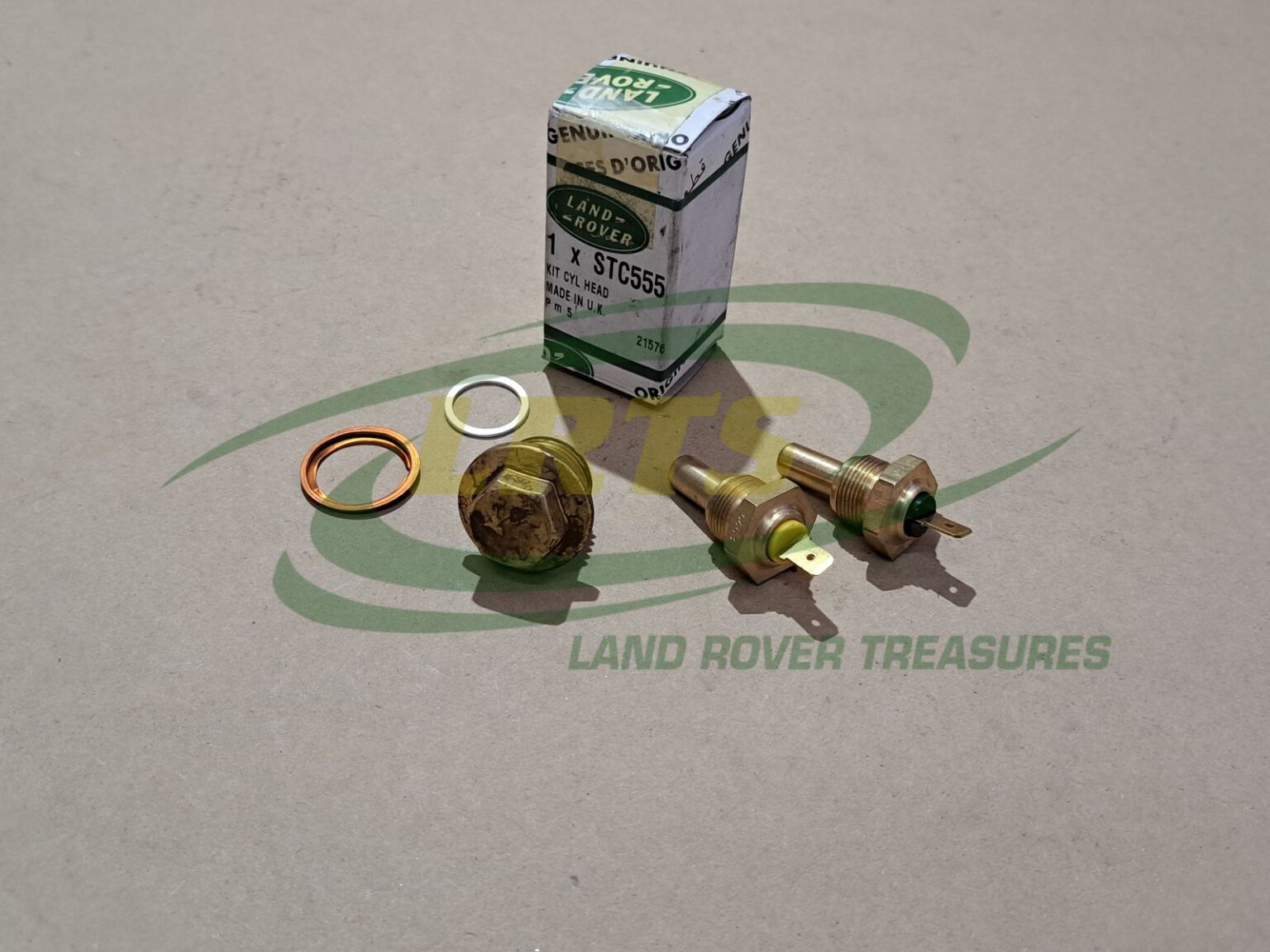 STC555 CYLINDER HEAD KIT LAND ROVER SERIES 3 DEF - Land Rover Treasure Shop