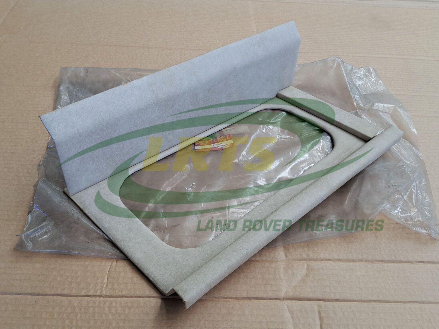 MTC8298 FINISHER RH REAR SIDE HARDTOP LAND ROVER DEF - Land Rover ...
