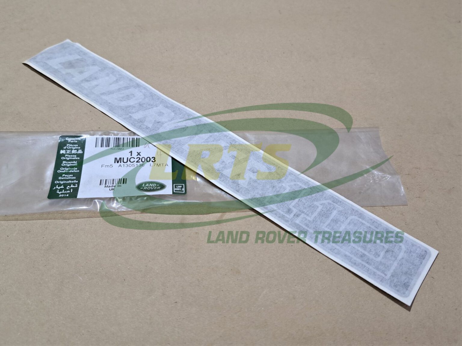 MUC2003 "LAND ROVER 110" BADGE GRILLE LAND ROVER DEF - Land Rover ...